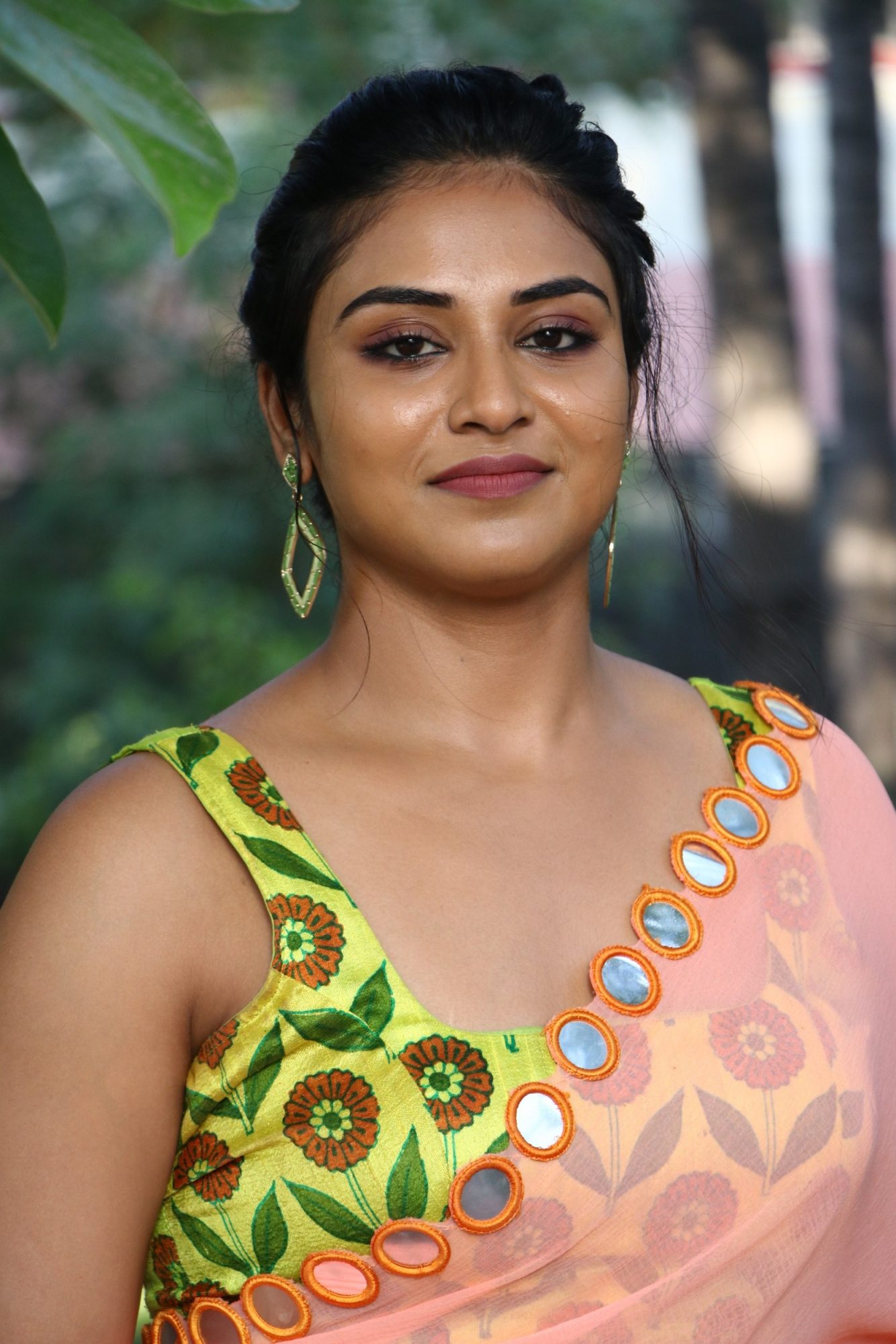 Indhuja Ravichandran saree stills at Super Duper Movie Trailer Launch ...