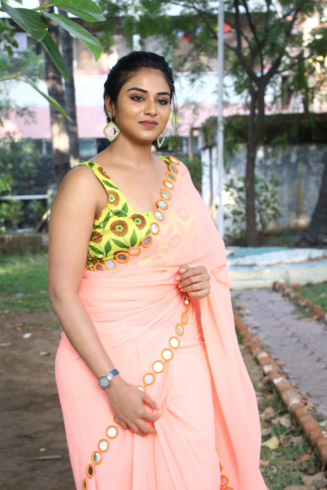 Indhuja Ravichandran saree stills at Super Duper Movie Trailer Launch ...