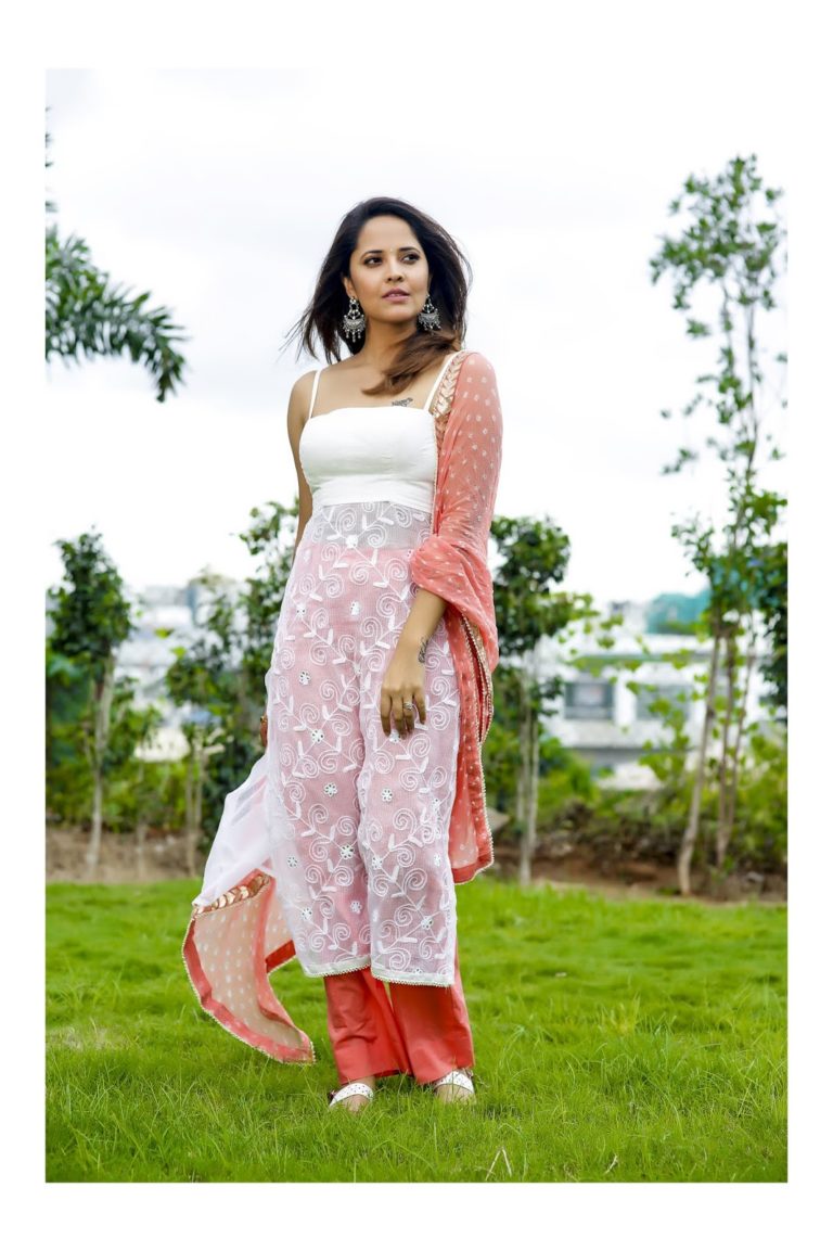 Anasuya Bharadwaj photoshoot stills - South Indian Actress