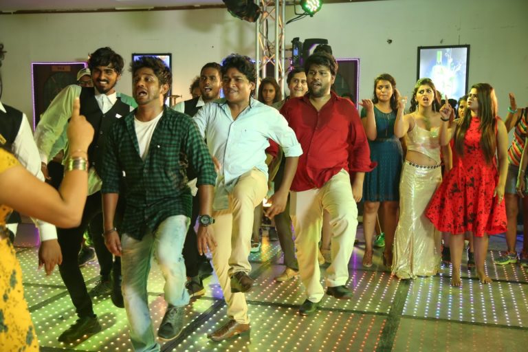 Yashika Aannand hot stills from Zombie movie - South Indian Actress