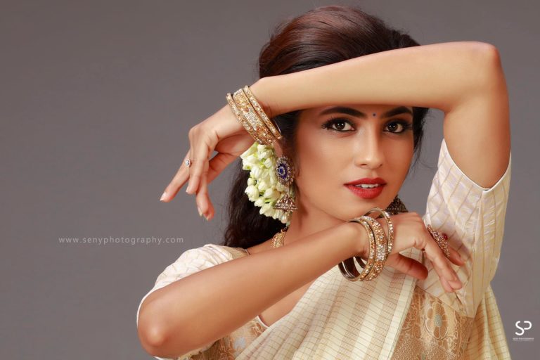 Zoya Mirza photoshoot stills by Seny P Arukattu - South Indian Actress