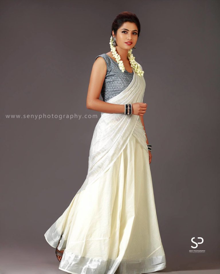 Zoya Mirza photoshoot stills by Seny P Arukattu - South Indian Actress
