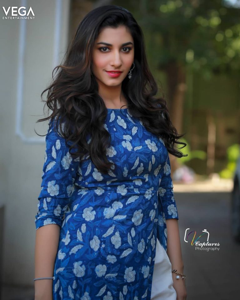 Vishnu Priya Bhimeneni photoshoot stills - South Indian Actress