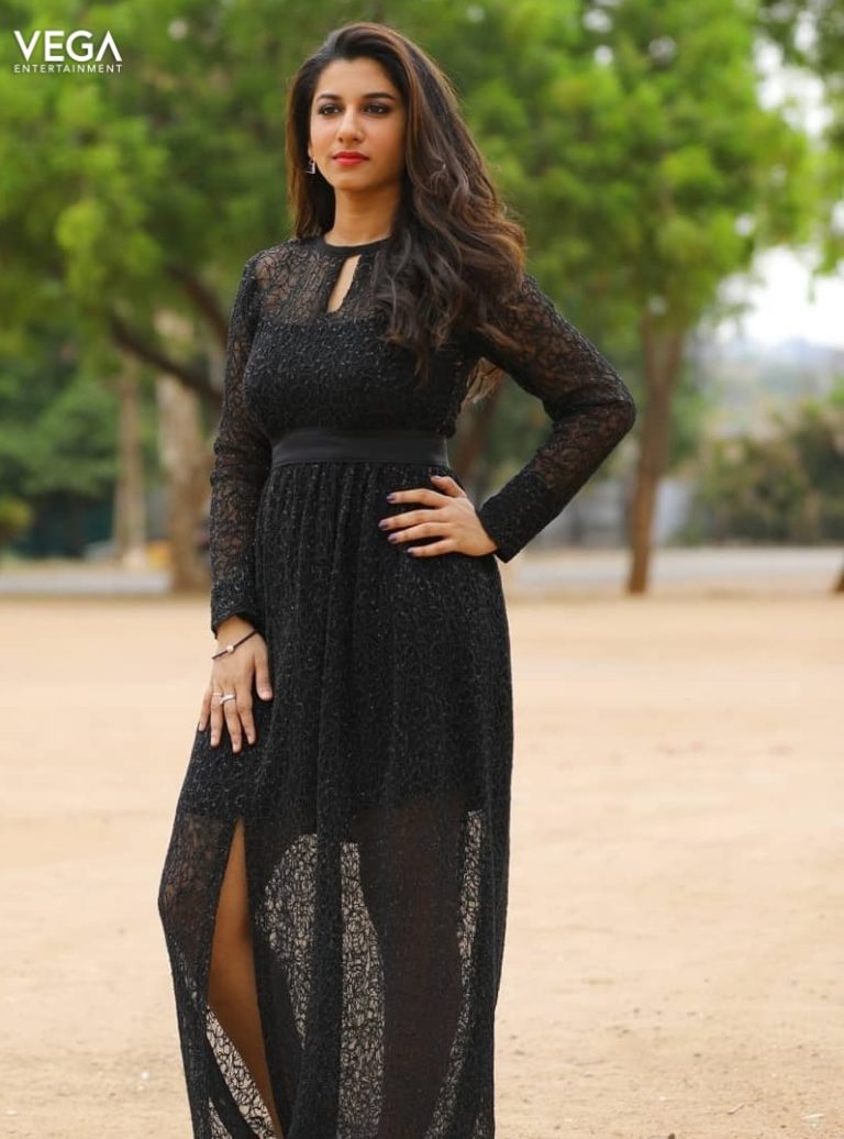 Vishnu Priya Bhimeneni photoshoot stills - South Indian Actress