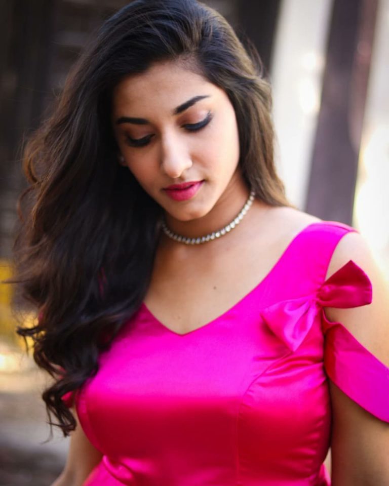 Vishnu Priya Bhimeneni photoshoot stills - South Indian Actress