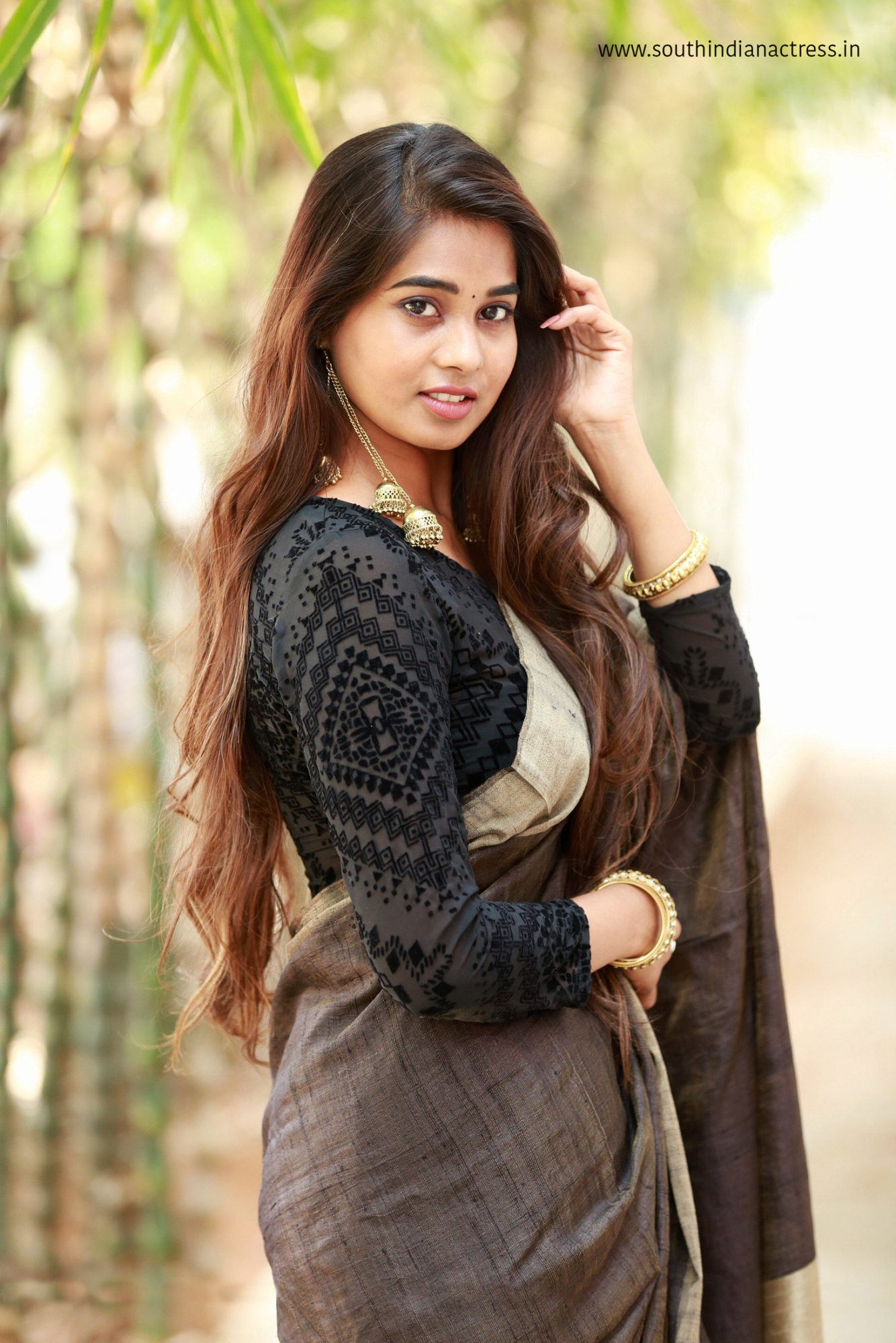 Lakshmi Jay in handloom saree stills - South Indian Actress