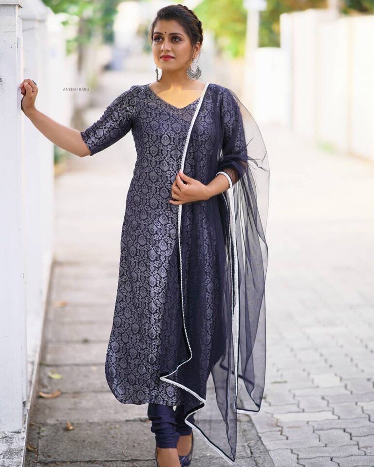 Sarayu Mohan photoshoot stills by Aneesh Babu - South Indian Actress