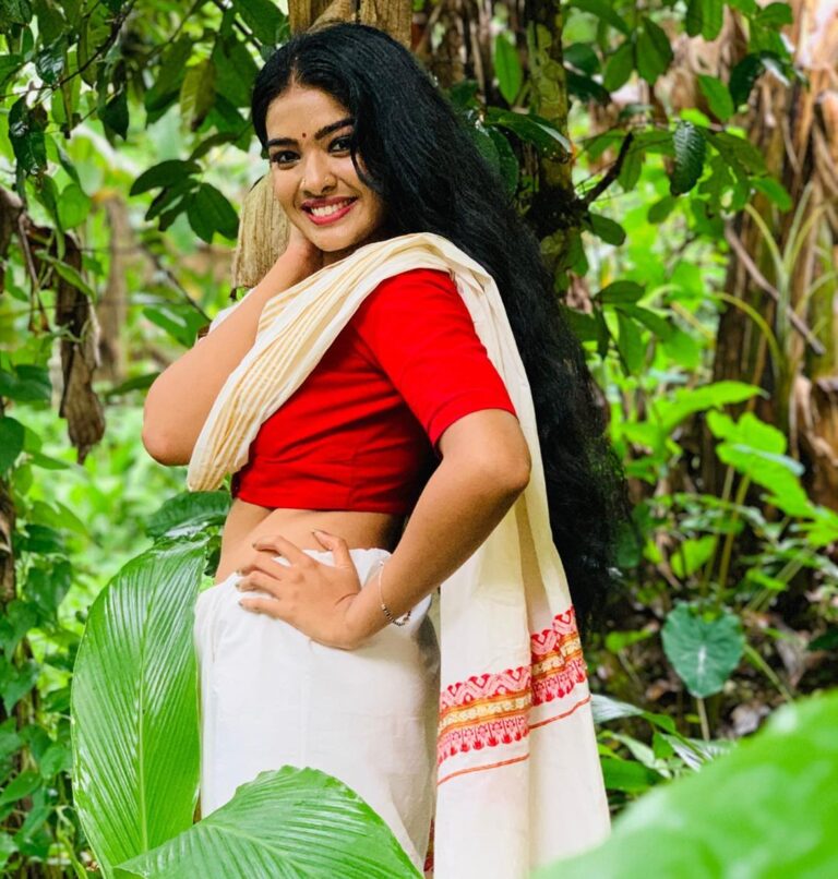 Malayalam actress Monisha Arshak photoshoot stills - South Indian Actress
