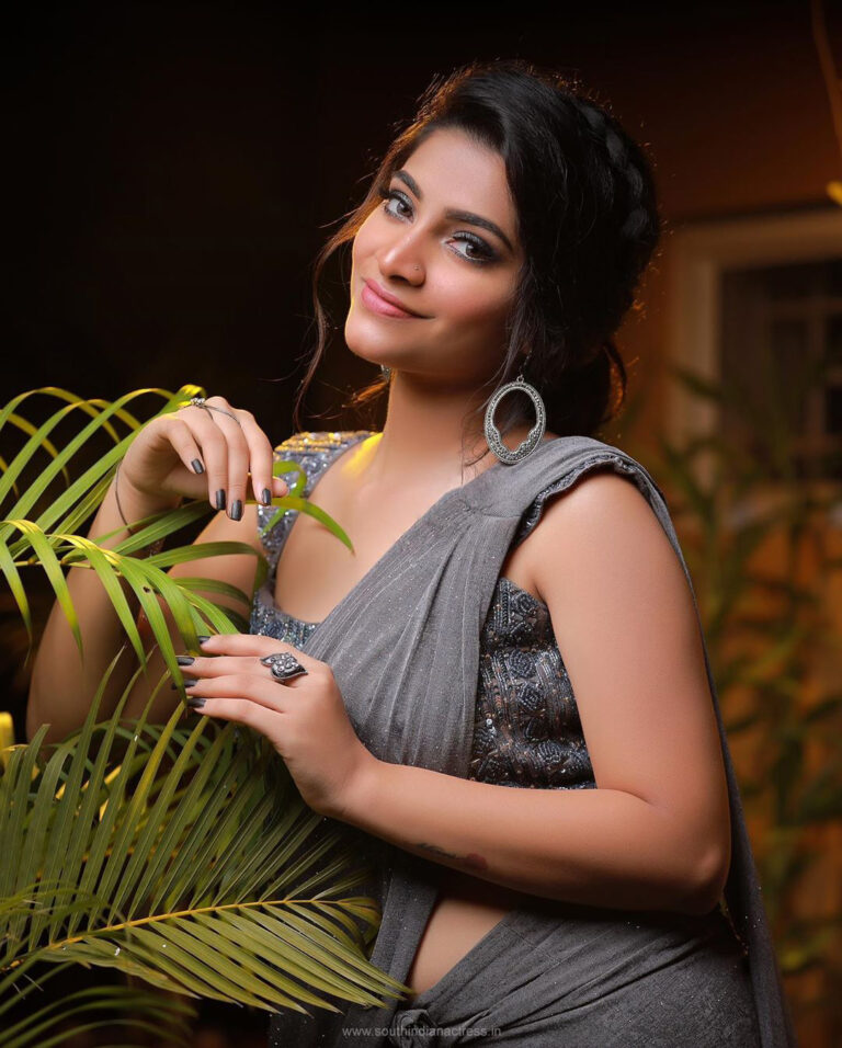 Malavika Sreenath photoshoot stills in saree - South Indian Actress Malavika Sreenath photoshoot stills in saree - South Indian Actress