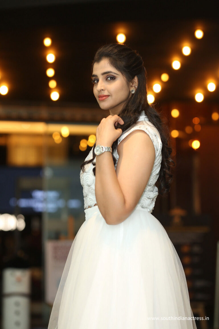 Anchor Syamala stills at Krack movie trailer launch - South Indian Actress