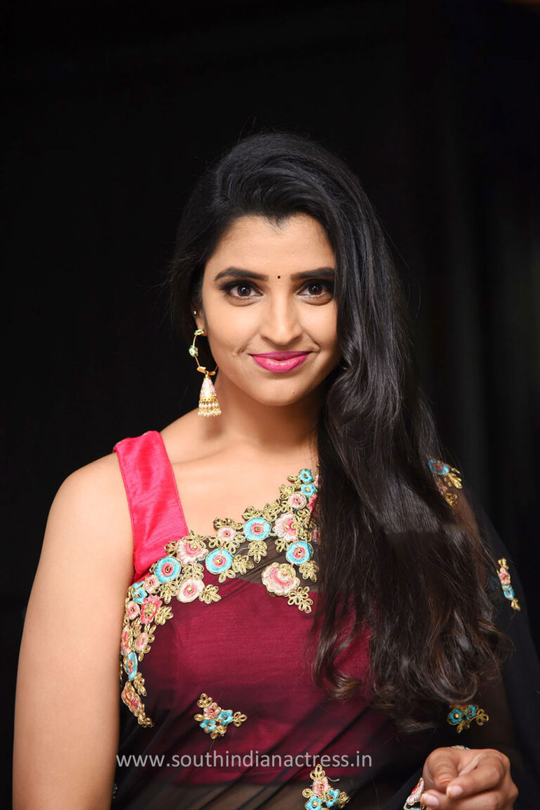 Anchor Syamala hot stills in black saree - South Indian Actress