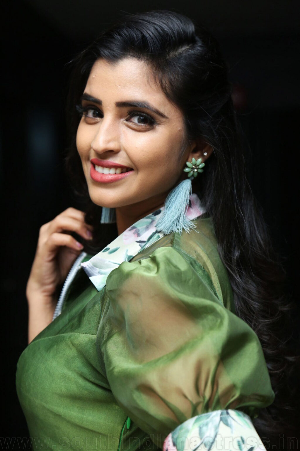 Anchor Syamala at Manchi Rojulochaie Pre Release - South Indian Actress