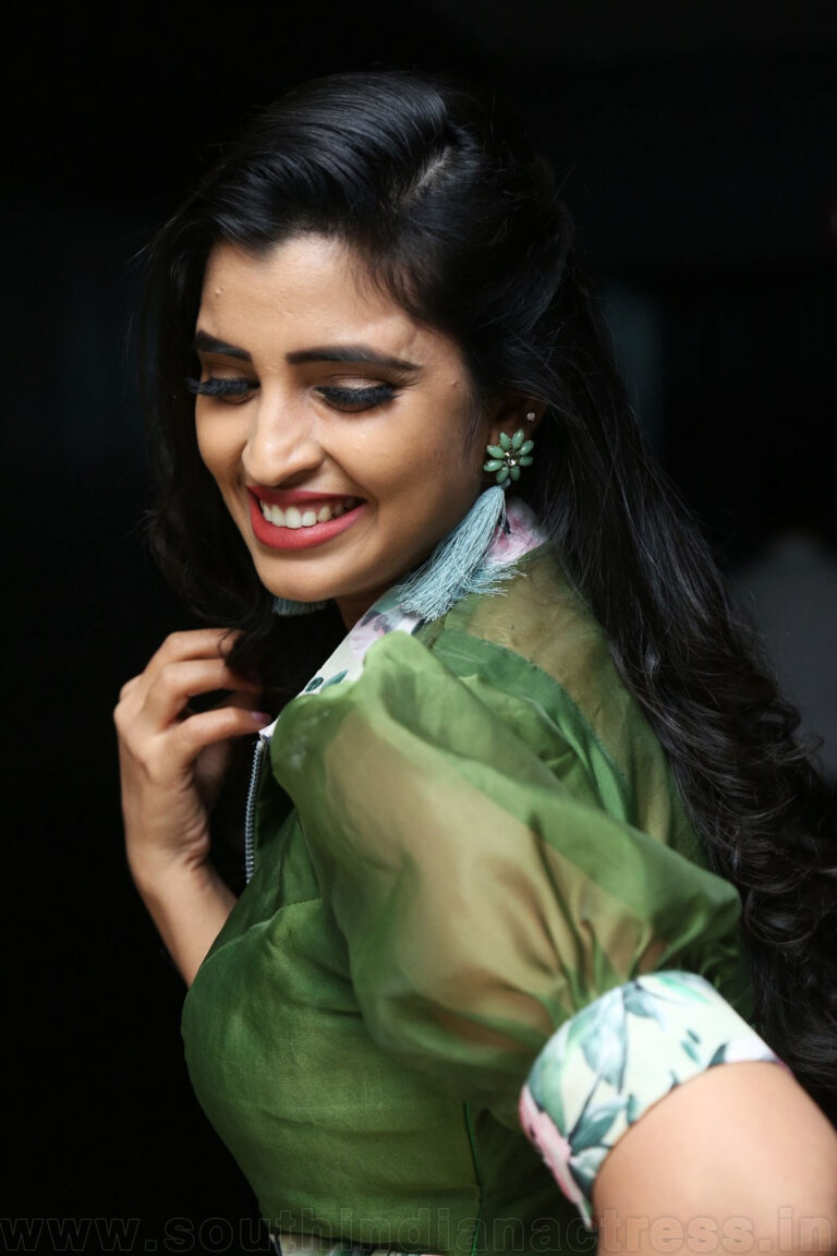 Anchor Syamala at Manchi Rojulochaie Pre Release - South Indian Actress