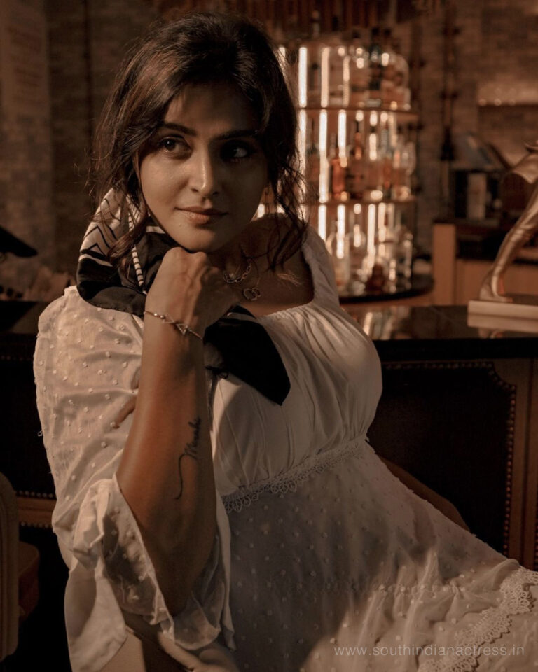 Ramya Nambeesan latest photoshoot stills - South Indian Actress