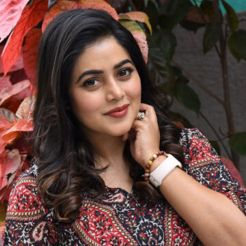 Shamna Kasim aka Poorna stills from Back Door Movie