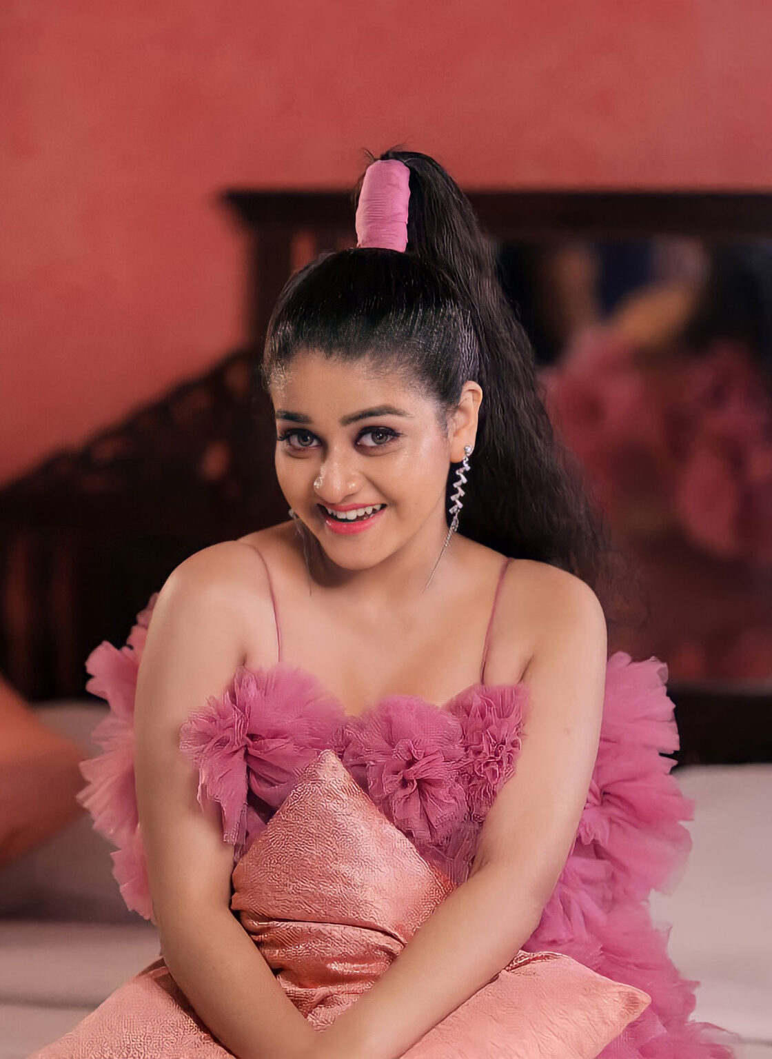 Saniya Babu beautiful HD stills in pink outfit - South Indian Actress