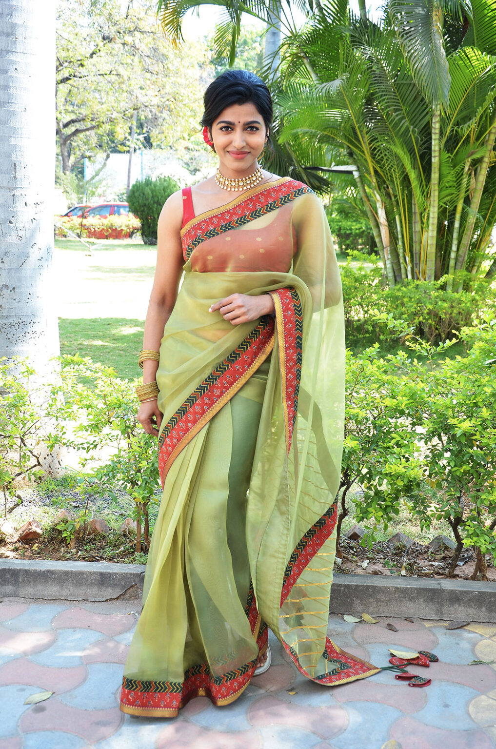 Sai Dhanshika saree stills at Shikaru Movie Trailer Launch