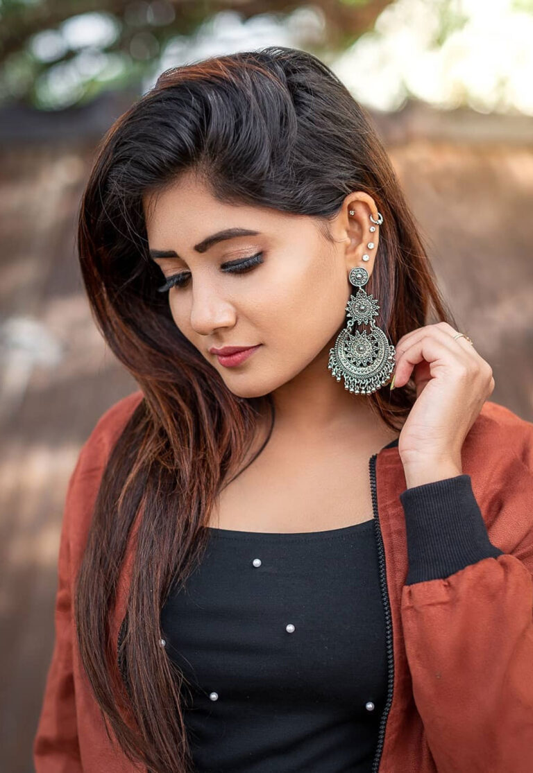 Vasanthi Krishnan in kasavu silk saree photos - South Indian Actress