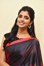 Anchor Syamala in saree stills at Ladki Movie Pre Release