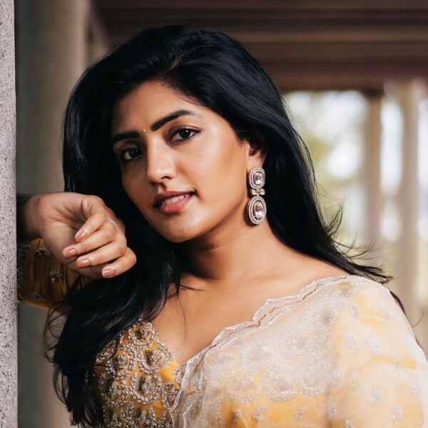 Eesha Rebba in maroon saree photos - South Indian Actress