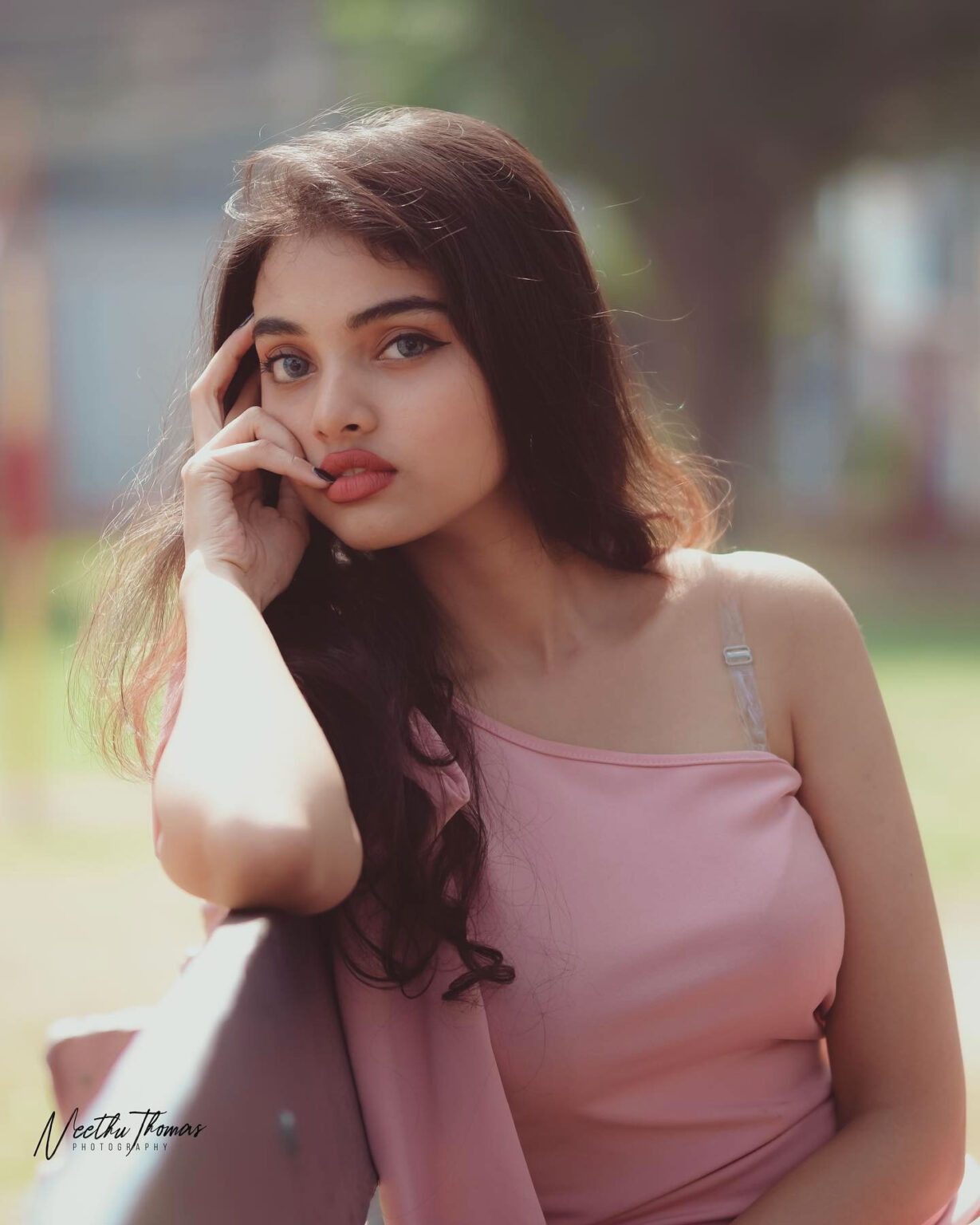 Aneena Angala Joseph stills in pink outfit - South Indian Actress