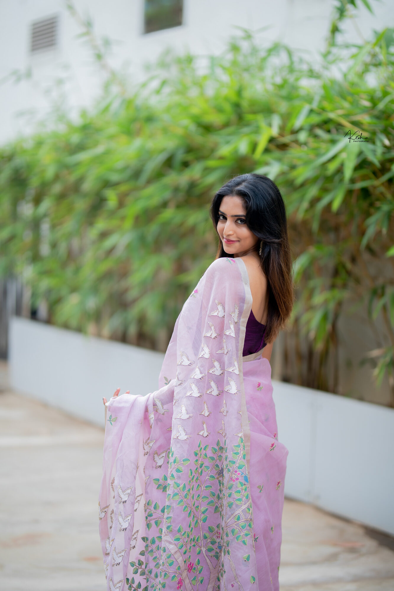 Reba Monica John stills in saree - South Indian Actress