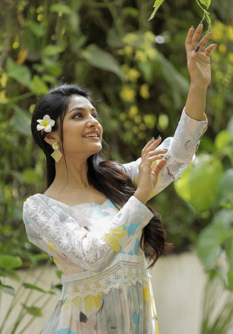 Ivana in Label Swarupa outfit - South Indian Actress