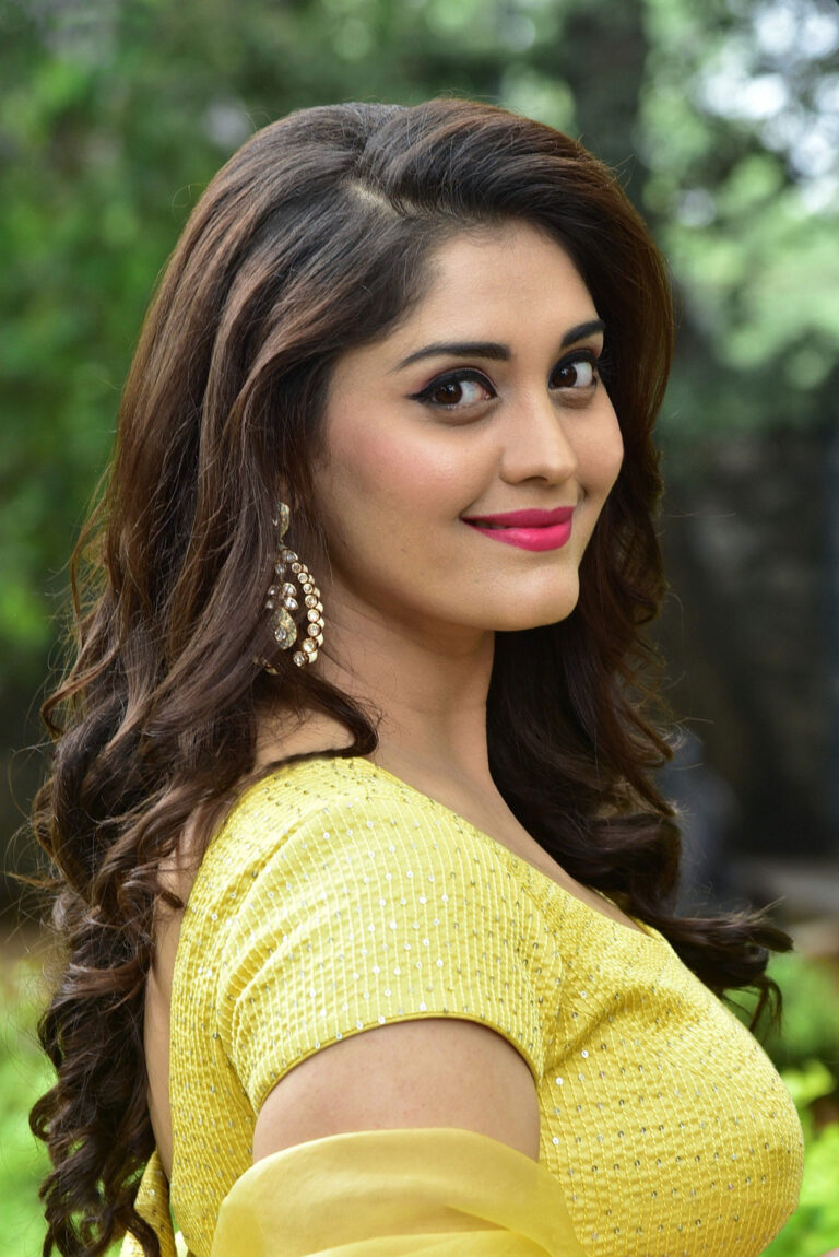 Surbhi Puranik at DD Returns Bhutala Bangla Press meet - South Indian ...