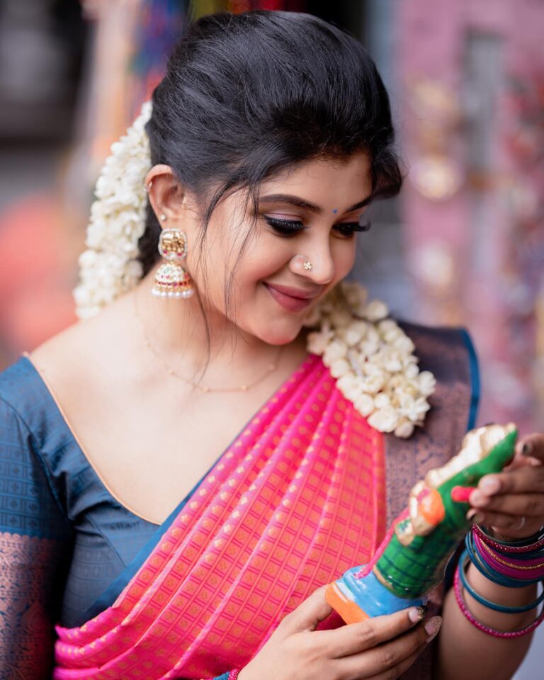 A Glimpse into Gayathri Shan's Fashion Legacy - South Indian Actress
