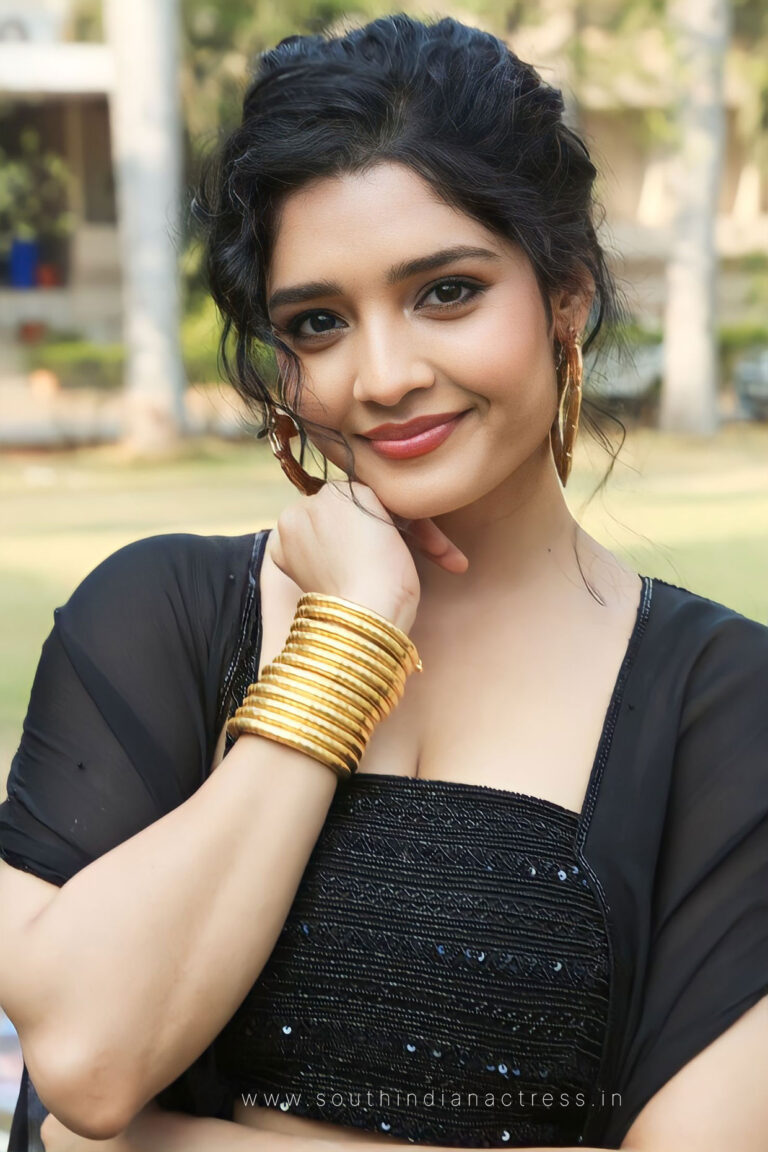 Ritika Singh at Valari movie trailer launch - South Indian Actress