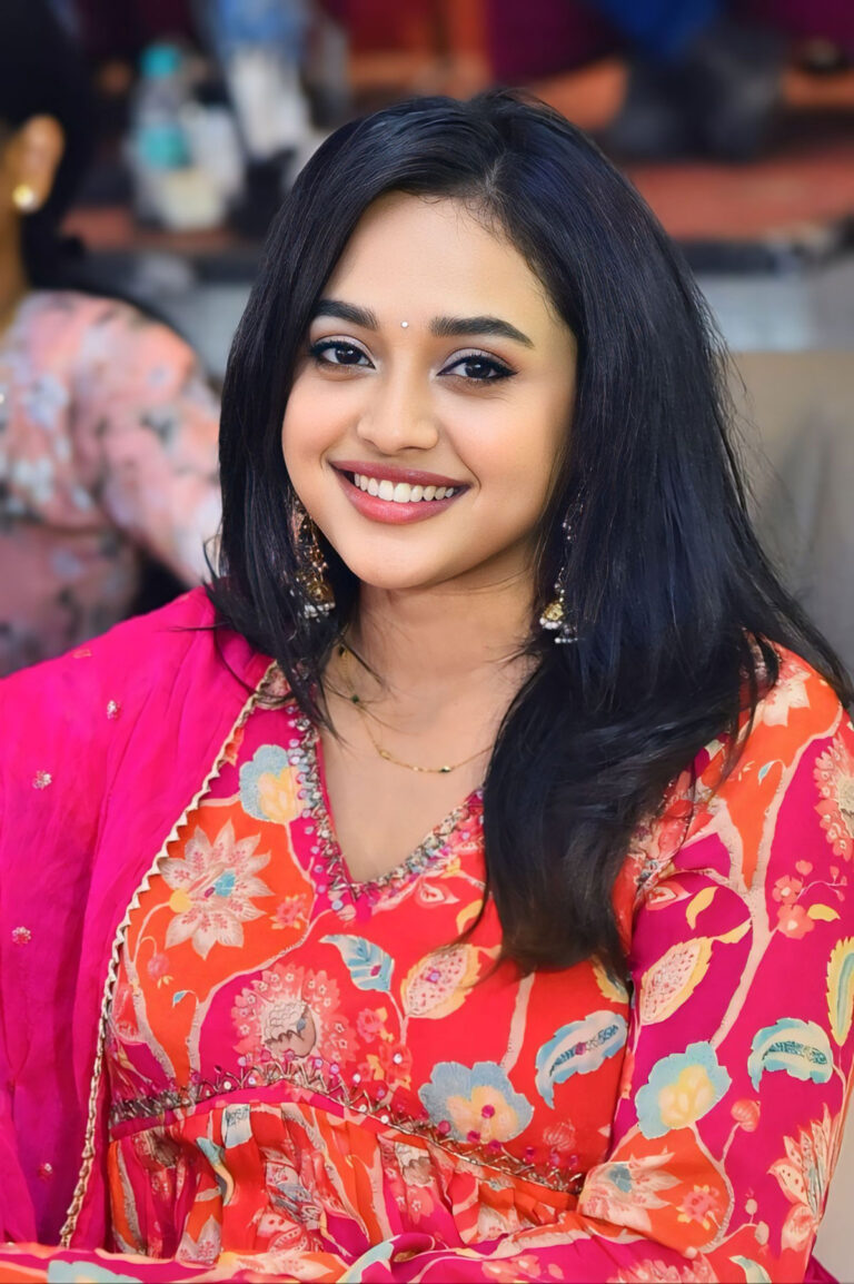 Yasha Shivakumar at Vey Dharuvey movie pre release - South Indian Actress