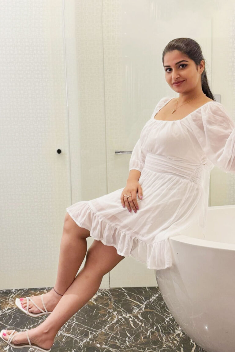 Serial actress Rupa Muggalla hot photos - South Indian Actress