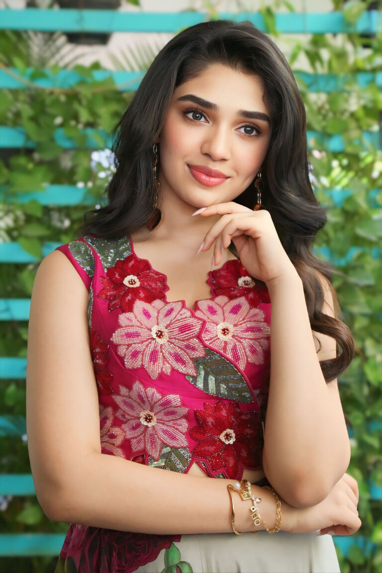 Krithi Shetty photos at Manamey movie interview - South Indian Actress