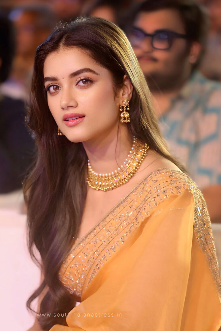 Bhagyashri Borse Stuns in Yellow Saree at Mr. Bachchan Pre-Release
