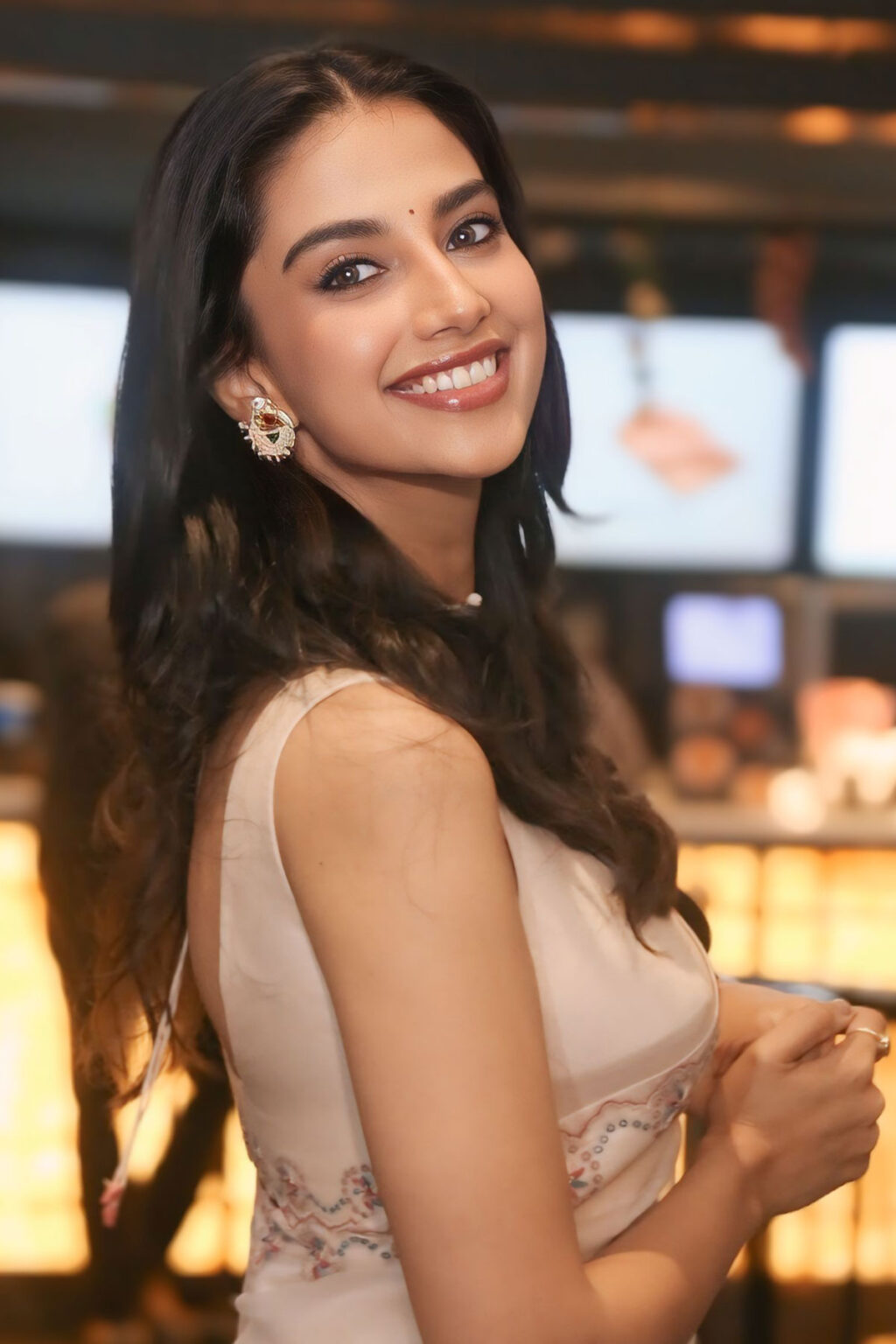 Meenakshi Chaudhary at Lucky Baskhar movie trailer launch - South ...