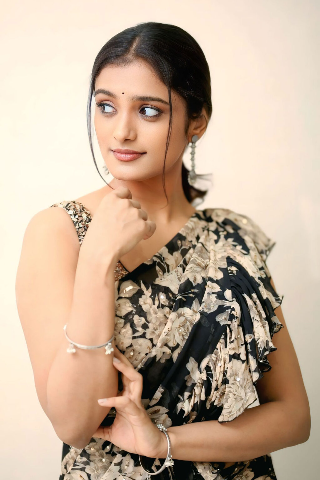 Roopa Koduvayur at Sarangapani Jathakam movie press meet - South Indian ...
