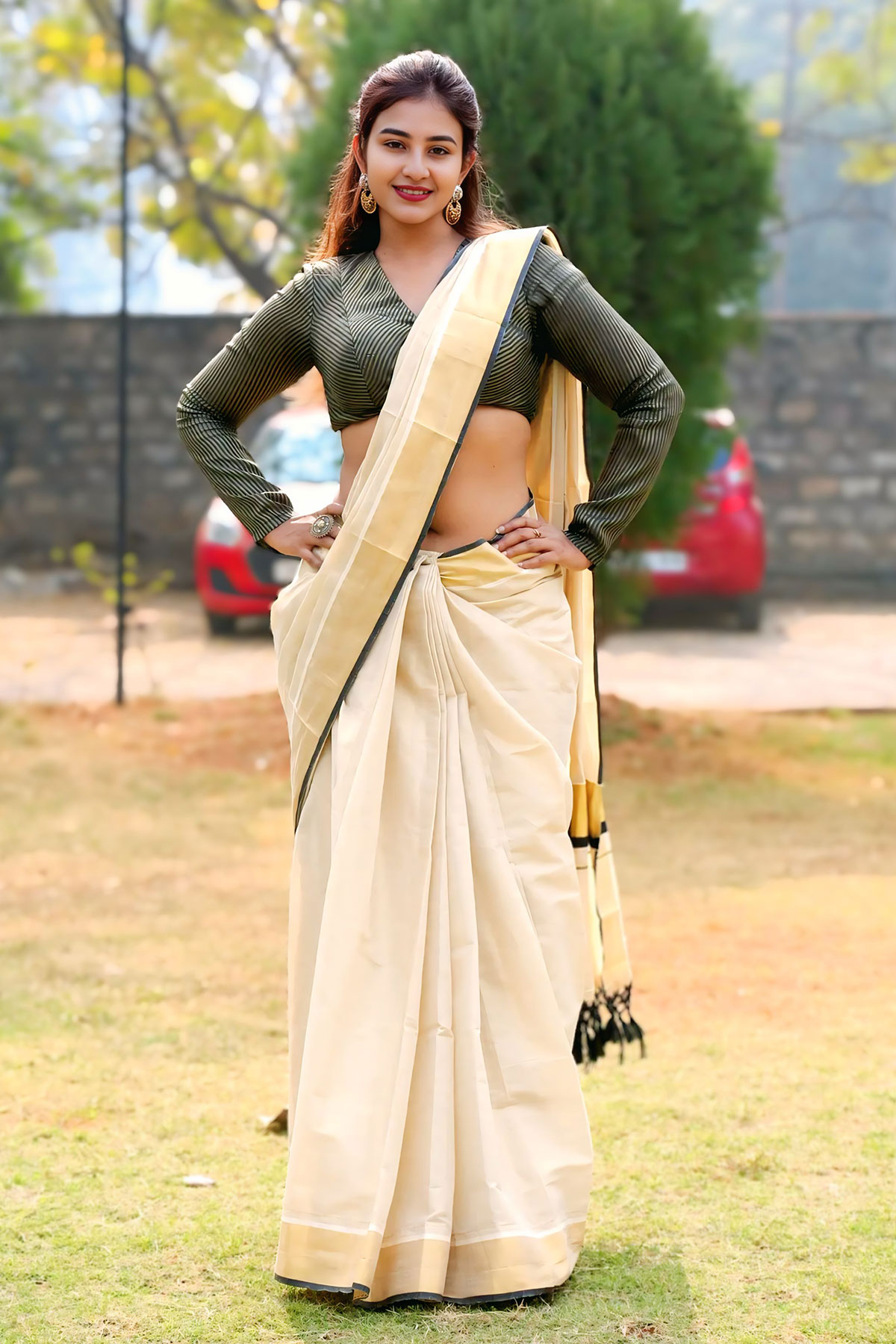 Yashna Muthuluri in saree stills at Nilakanta Movie Press Meet - South ...